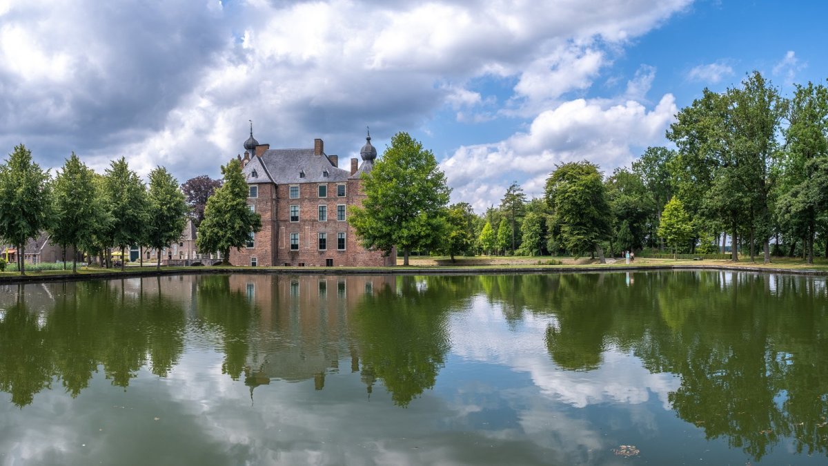 Aan de wandel – Kasteel Cannenburgh, Vaassen – Hans Brongers ...